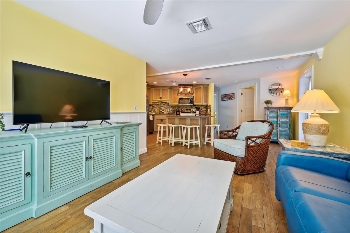 Loggerhead Beach House | Holmes Beach, FL | Lizzie Lu's Island Retreat