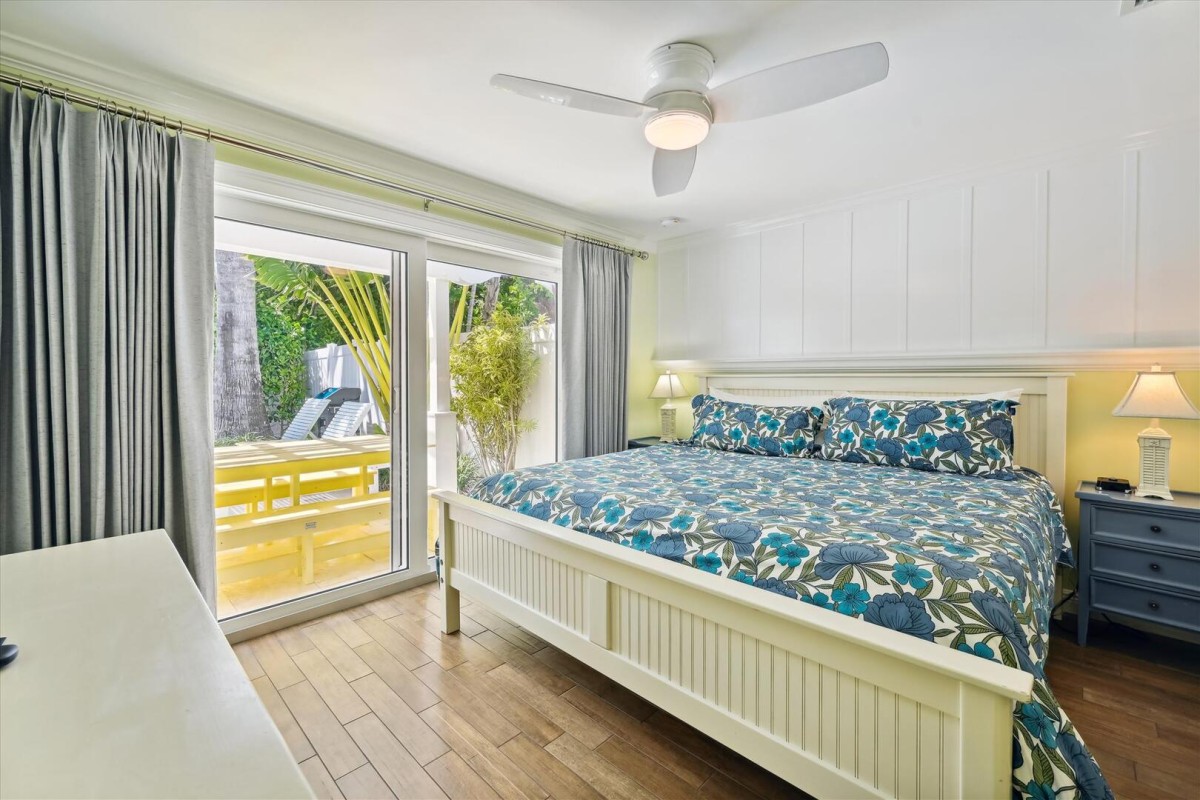 Loggerhead Beach House | Holmes Beach, FL | Lizzie Lu's Island Retreat