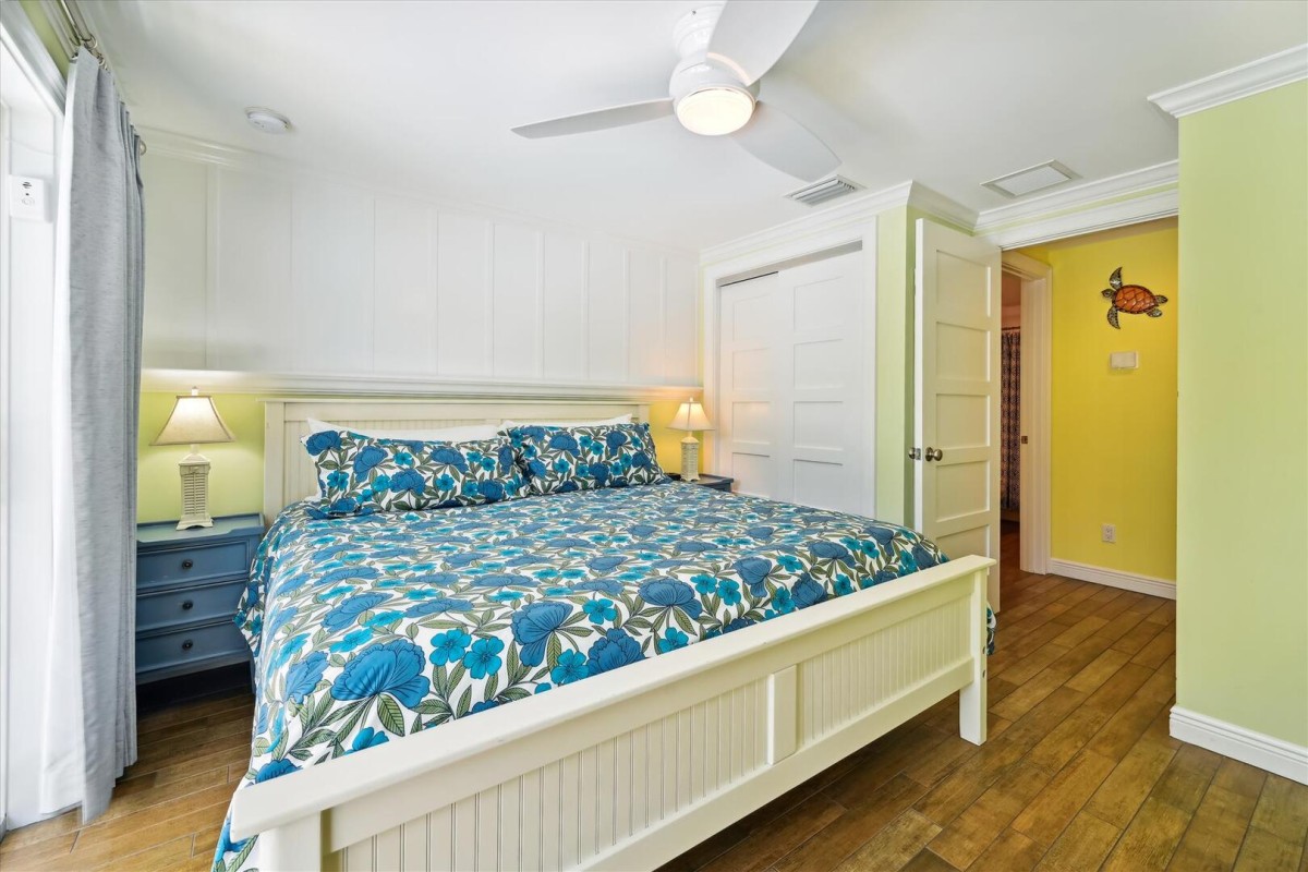 Loggerhead Beach House | Holmes Beach, FL | Lizzie Lu's Island Retreat