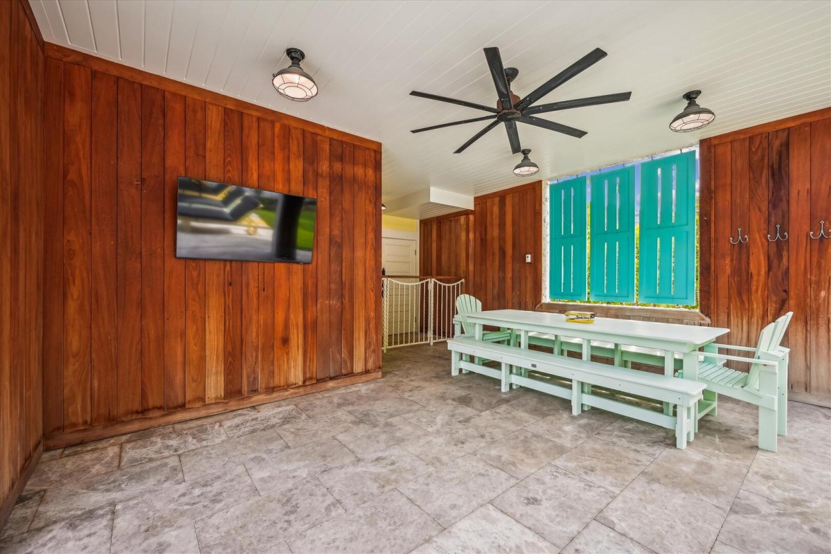 Coconut Ranch | Holmes Beach, FL | Lizzie Lu's Island Retreat