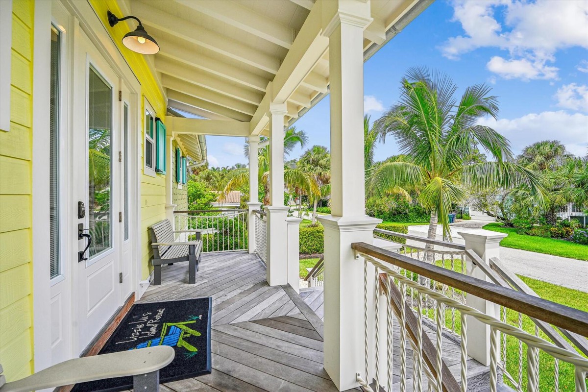 Coconut Ranch | Holmes Beach, FL | Lizzie Lu's Island Retreat