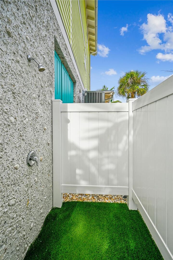 Coconut Ranch | Holmes Beach, FL | Lizzie Lu's Island Retreat